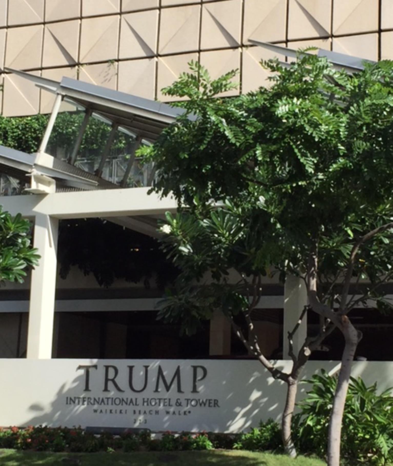 Donald Trump To Reward Campaign Contributors With Hawaii Getaway | The ...