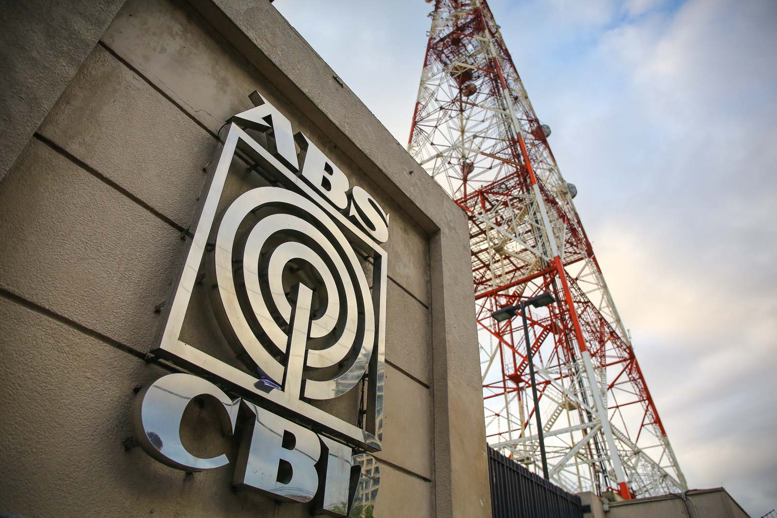ABS-CBN Building: Demolish or Confiscate? | The Adobo Chronicles